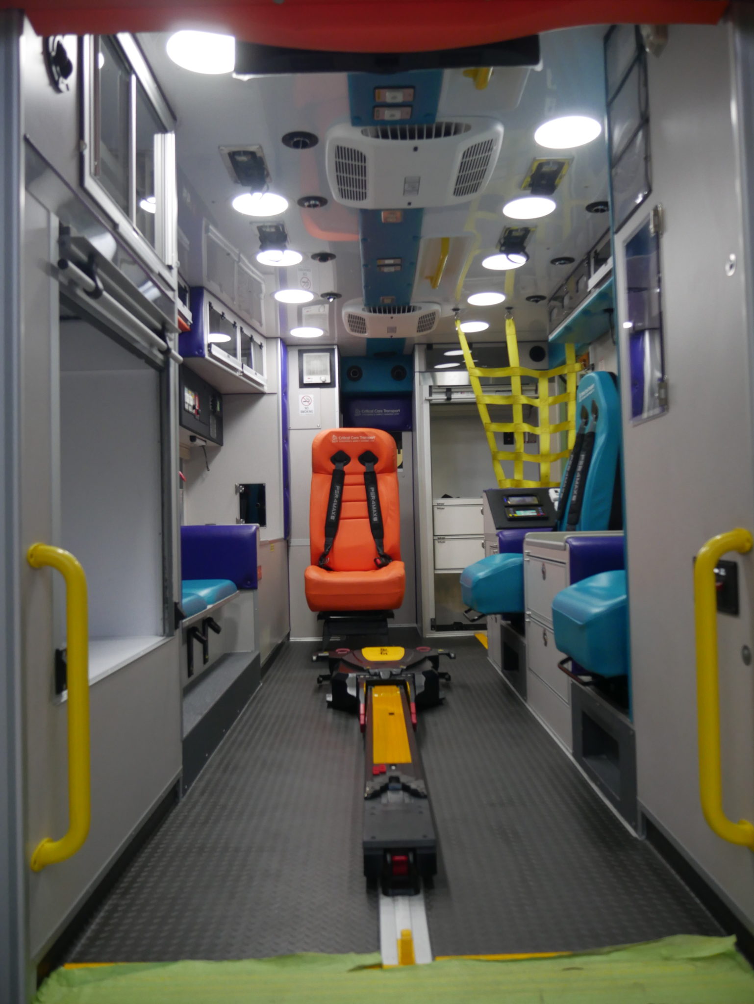 2021 Children's Mercy Remounted Critical Care Transport Freightliner ...