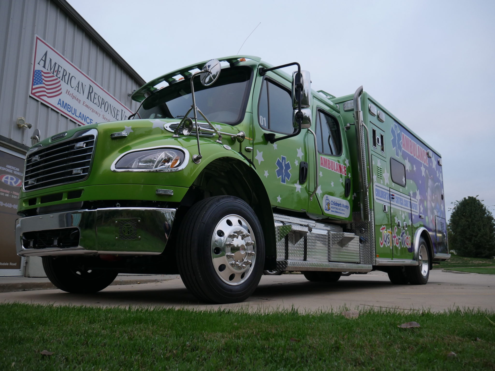 2021 Children's Mercy Remounted Critical Care Transport Freightliner ...