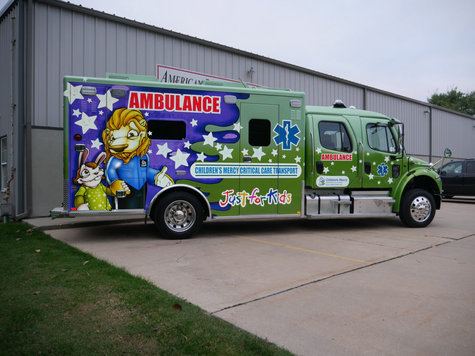 2021 Children's Mercy Remounted Critical Care Transport Freightliner ...