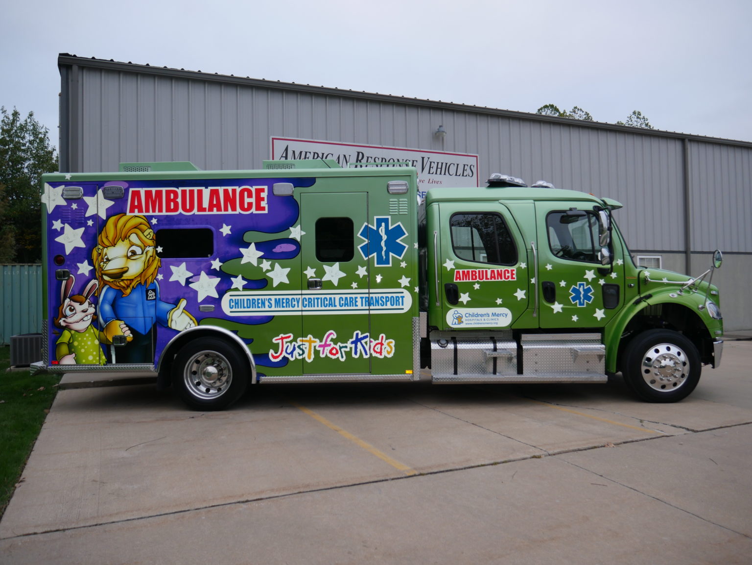 2021 Children's Mercy Remounted Critical Care Transport Freightliner ...