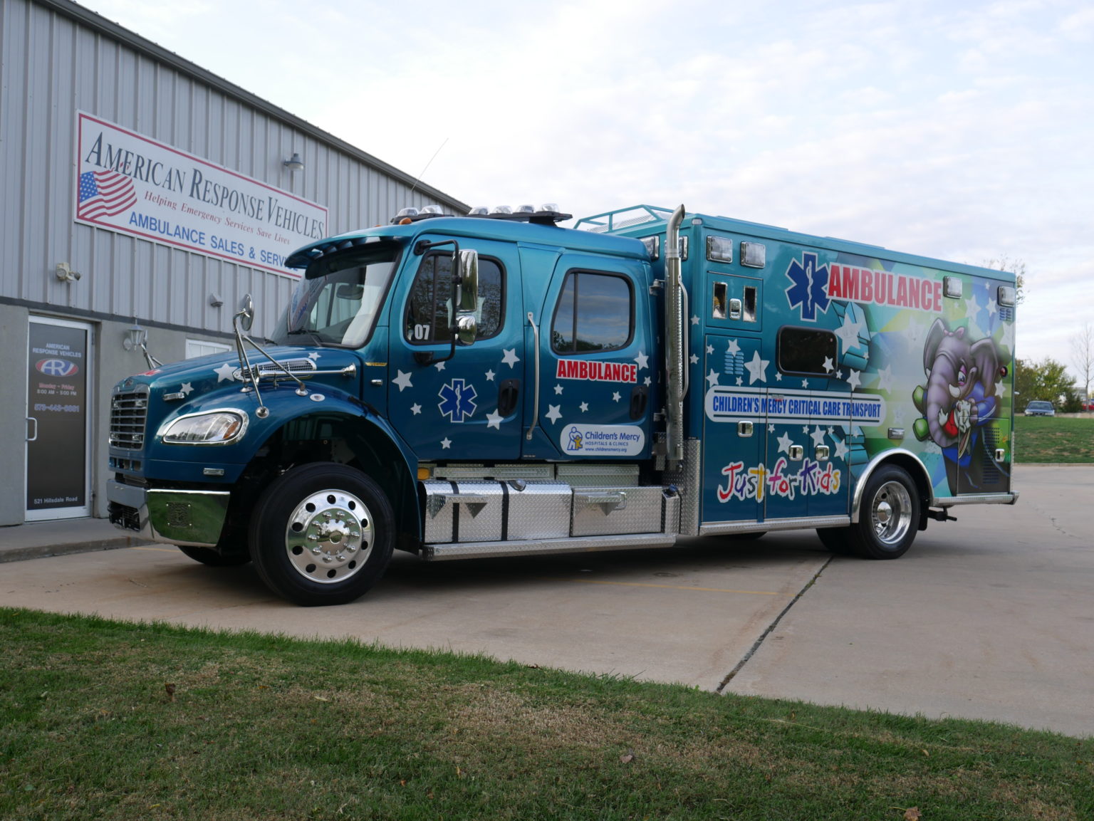 2021 Children's Mercy Remounted Critical Care Transport Freightliner ...