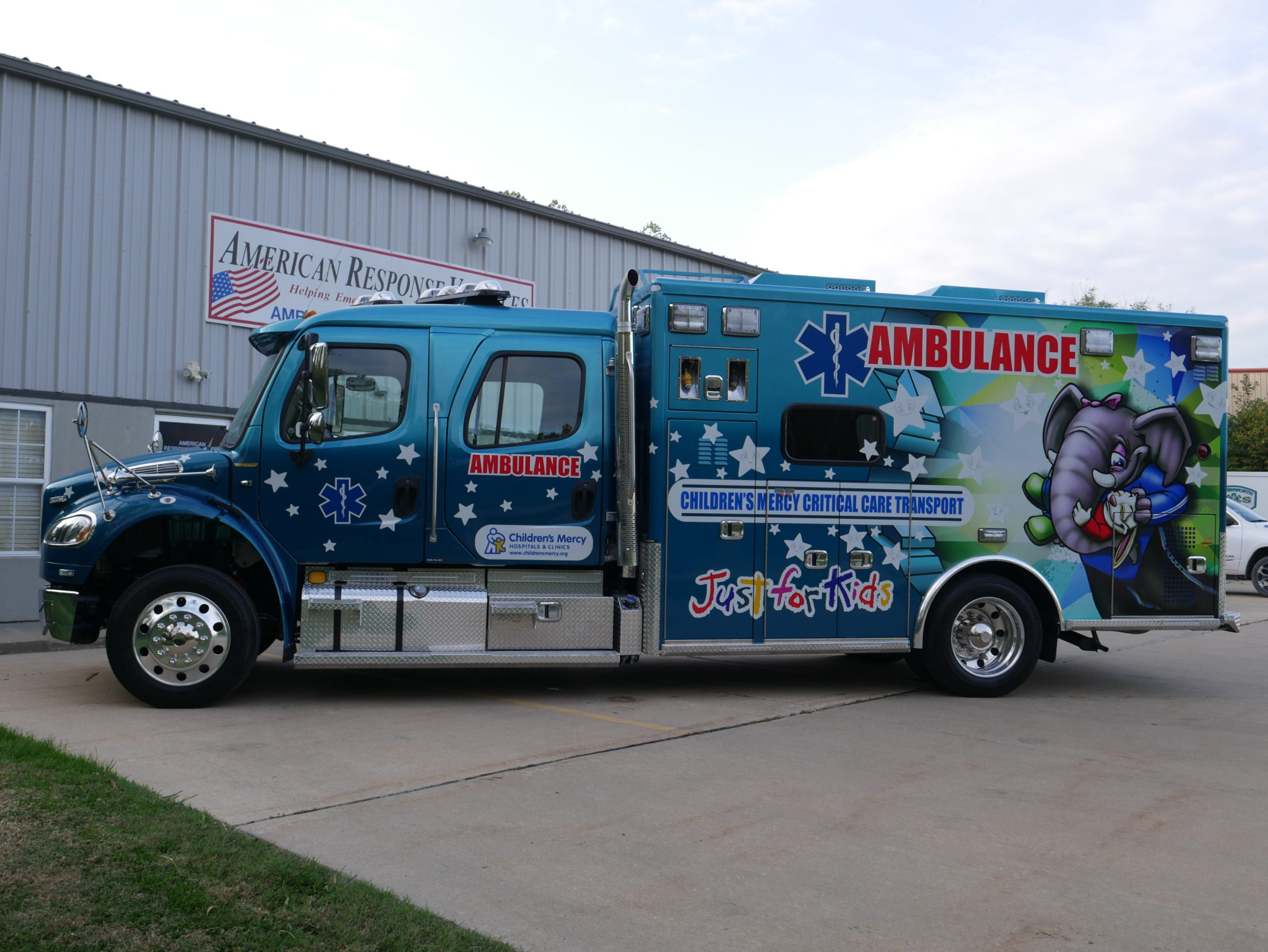 2021 Children's Mercy Remounted Critical Care Transport Freightliner ...