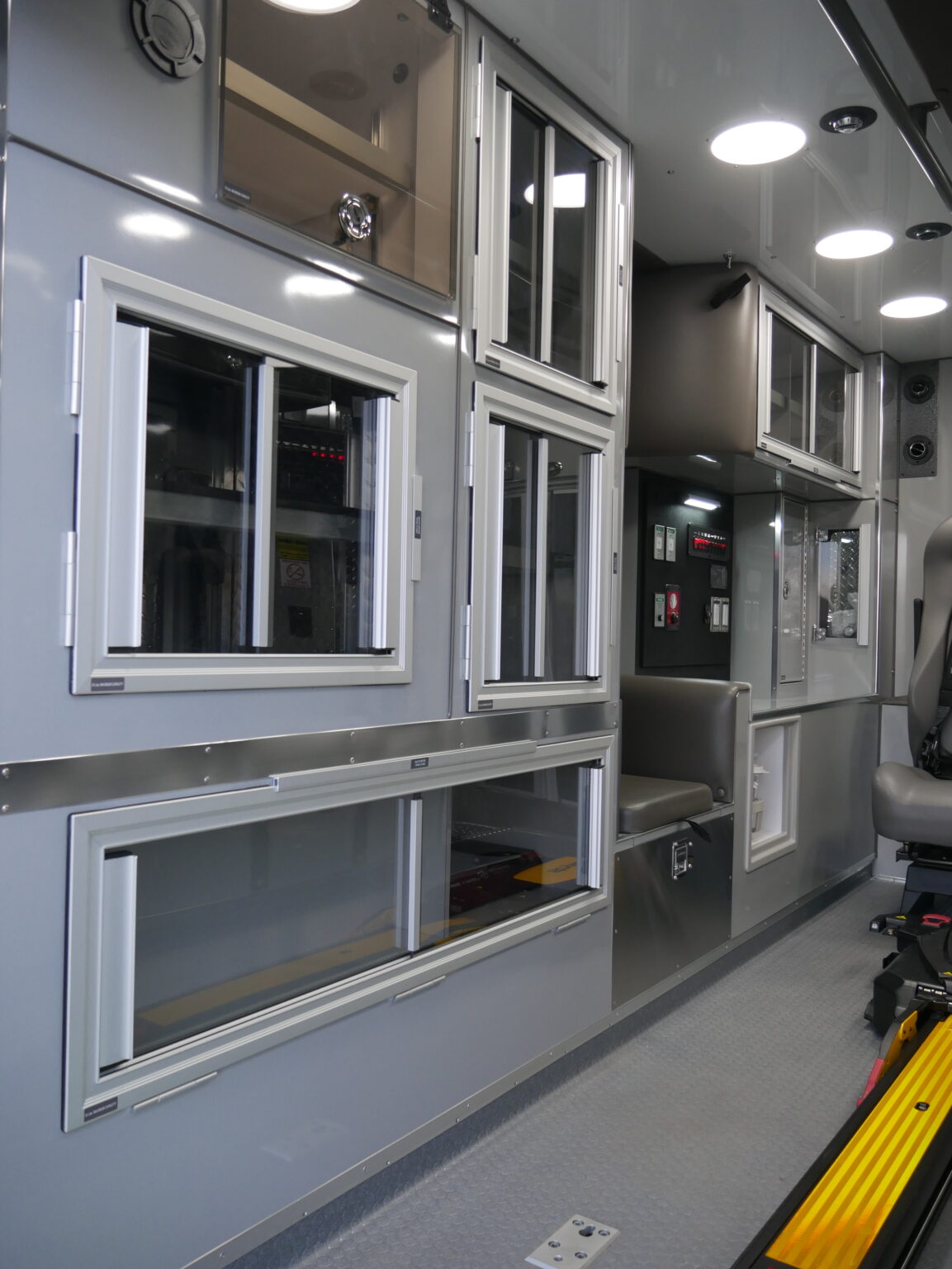 2022 Reno County EMS AEV Traumahawk Ford E450 Type III Custom Ambulance ...