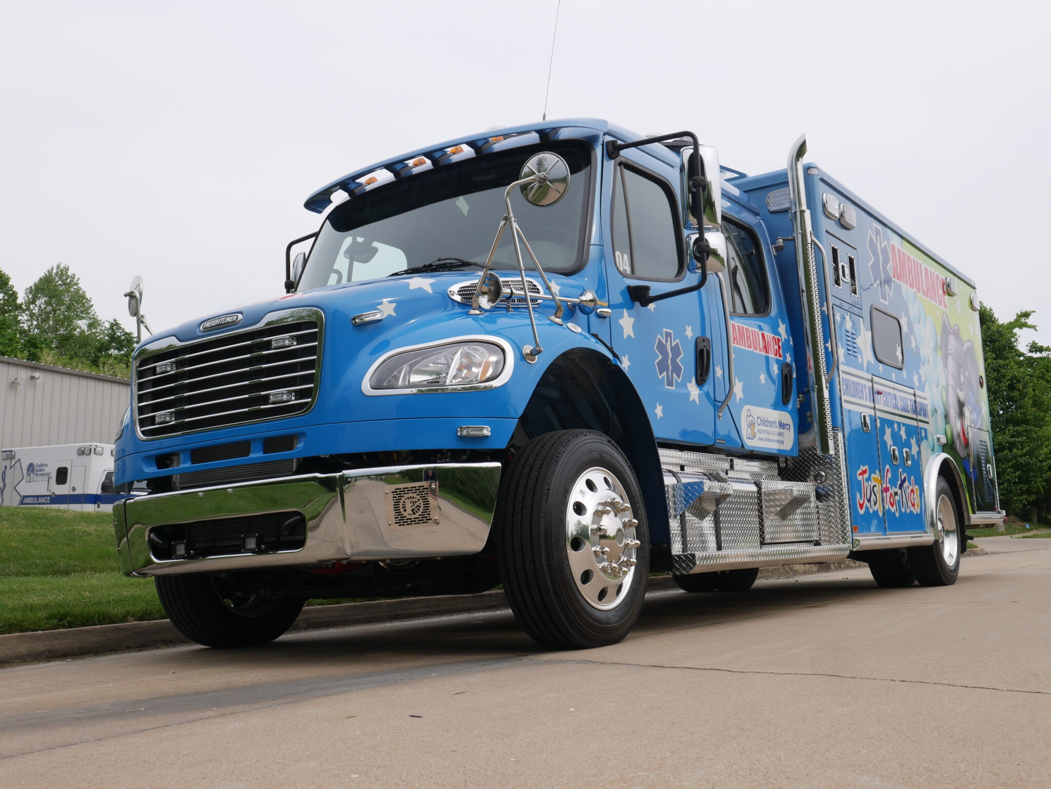 2022 Children's Mercy Remounted Critical Care Transport Freightliner ...