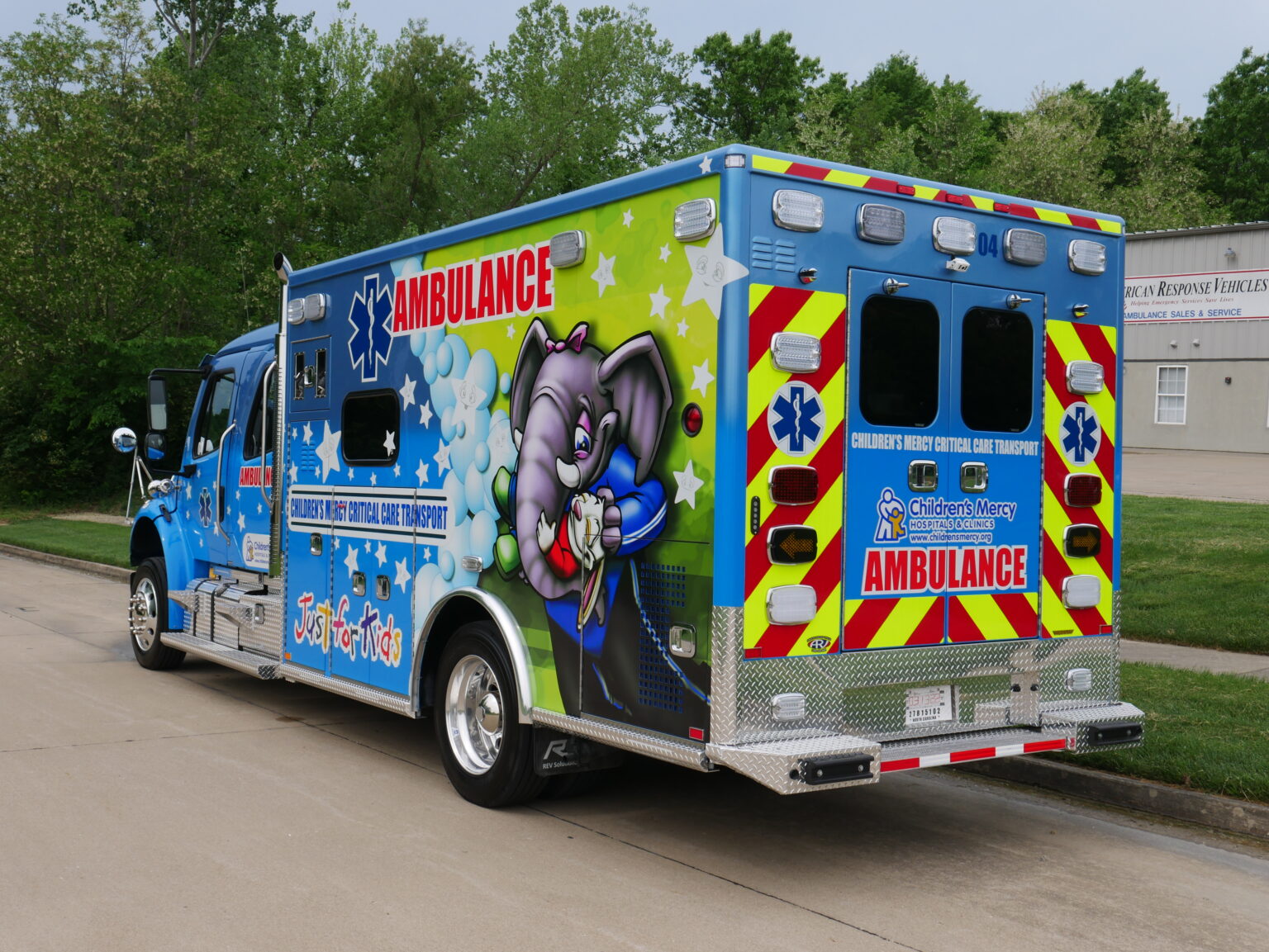 2022 Children's Mercy Remounted Critical Care Transport Freightliner ...