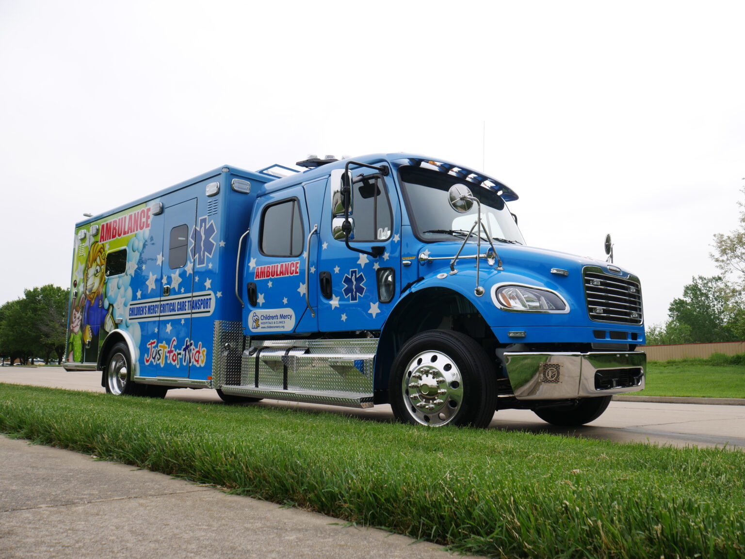 2022 Children's Mercy Remounted Critical Care Transport Freightliner ...