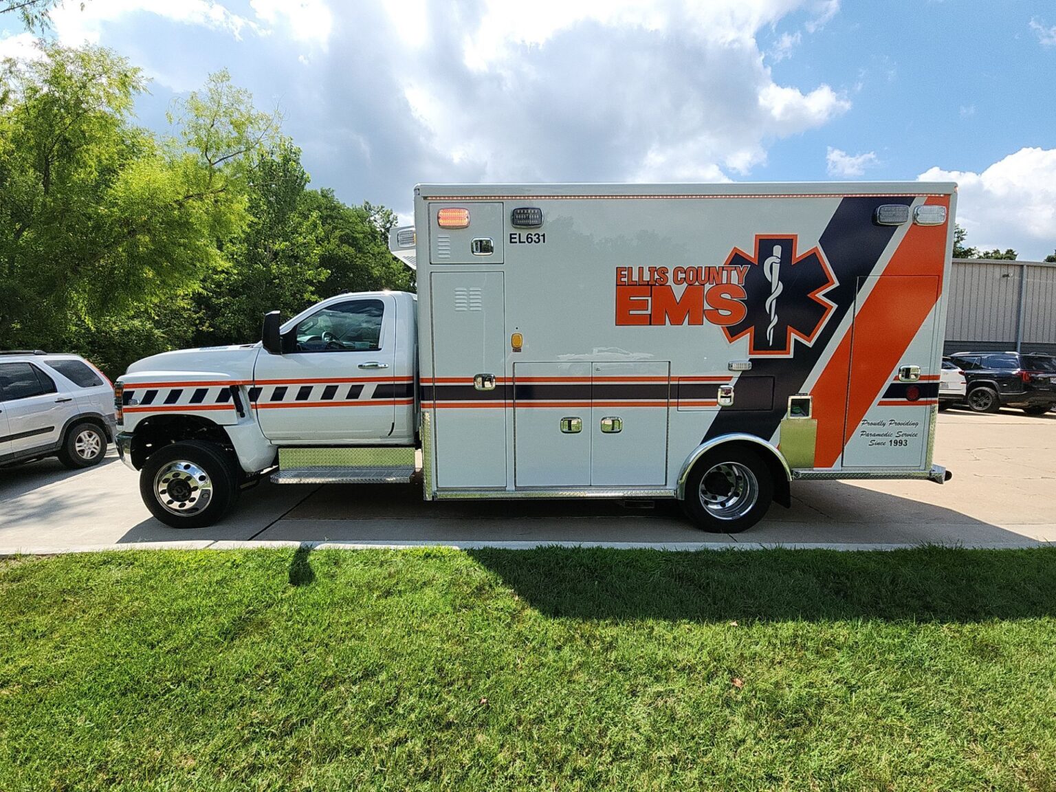 2024 Ellis County EMS Chevrolet Medium-Duty AEV Traumahawk Custom ...